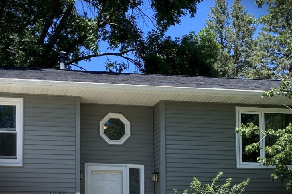 Iowa City, IA Roof Replacement After Hail Damage - Five Star
